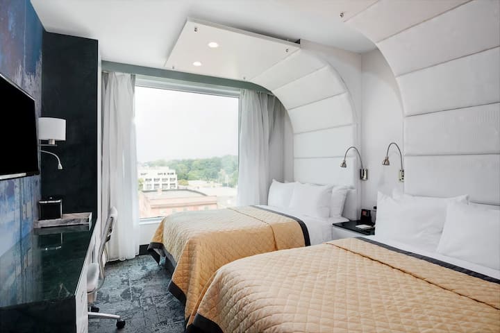 Wyndham Brooklyn | Stylish Premium | 2 Doubles - Brooklyn, NY