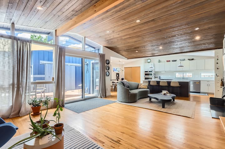 Downtown Boulder Mid-mod Retreat W/ Hot Tub - Boulder, CO