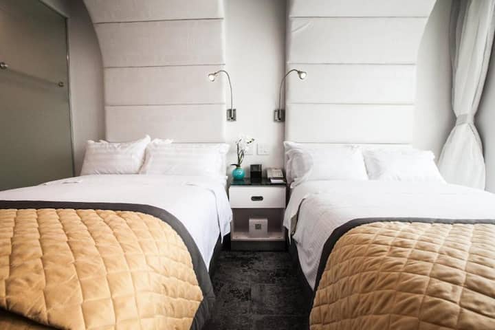 Stay Close To Nyc Attractions | 2 Modern Rooms - New York City