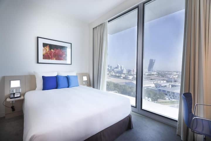 Superior Queen Room Near Deserted Drivers Park - Abu Dhabi
