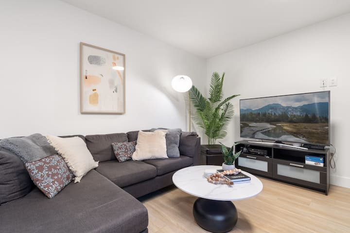 Charming 3-br Burnaby Hideaway Near Metrotown - 列治文