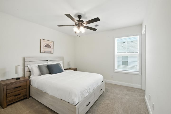 Arte Luxury Townhomes B1 I Comfy 2 Bed 2.5 Bath - Clarksville, TN