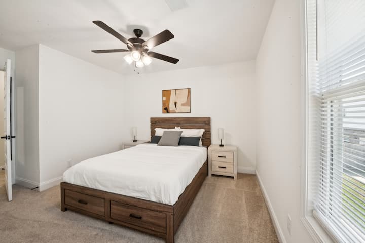 Arte Luxury Townhomes D6 I Comfy 2 Bed 2.5 Bath - Clarksville, TN
