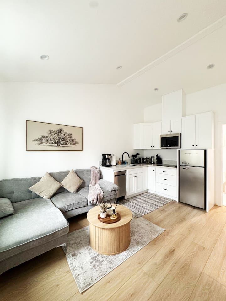 Relaxing 2br Escape In Trendy West La - Cm-cal - Calabasas, CA