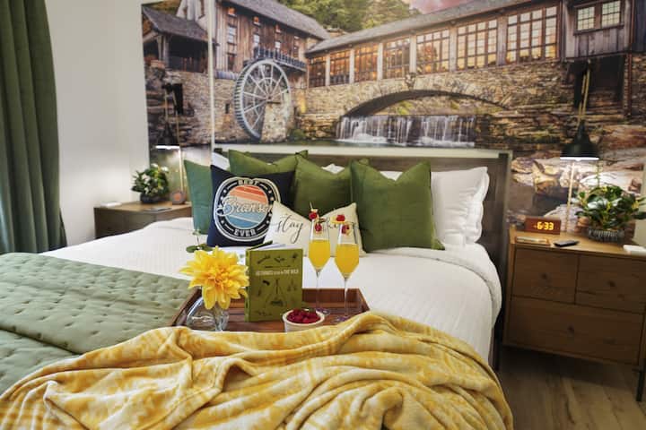 Resort Cabin With Hot Tub, Fire Pit, Game Table + - Branson, MO