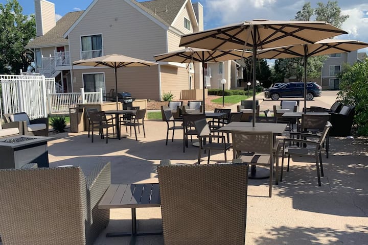 Close To Denver Tech Center | Free Breakfast. Pool - Colorado