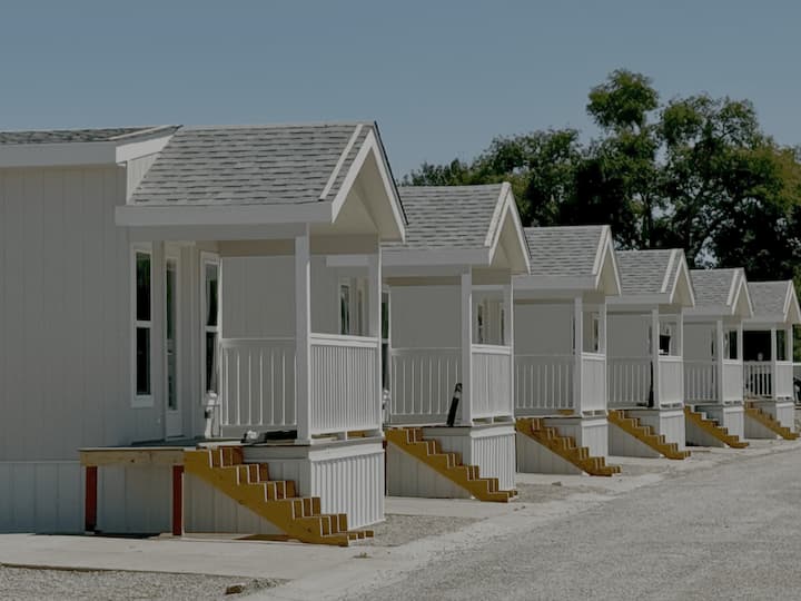 New Park Cottages - Splash Park, Delta