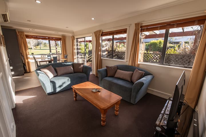 Alpine Springs Motel | Hot Tub | Unit 2 - Hanmer Springs