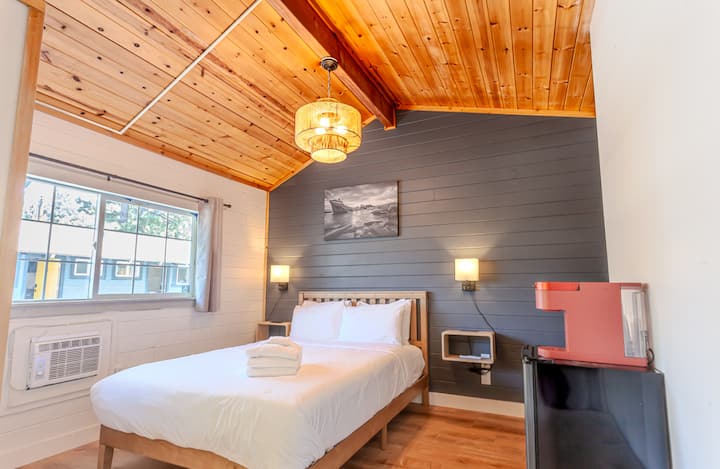 Tahoe Mountain Inn #16 - South Lake Tahoe, CA