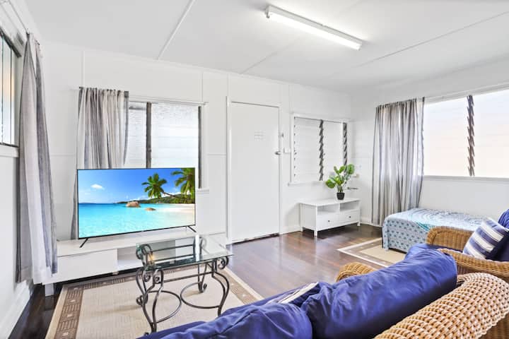 Grey Whale Anchor Inn U6 - Cairns