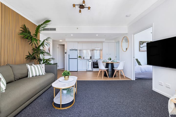 'Chic Coastal Escape' By Inn Paradise - Gold Coast