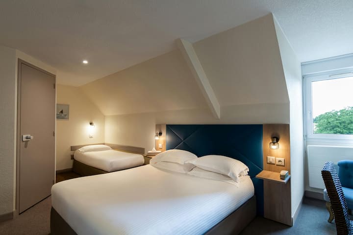 Eden Park Hotel Restaurant - Triple Room - Deauville