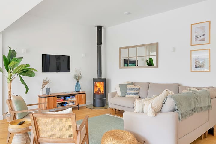 Finest Retreats | Firethorn - Stratton