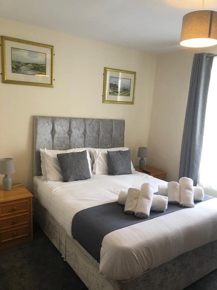 King-king-salle De Bain Privée Séparée-vue Sur Rue - Watchet