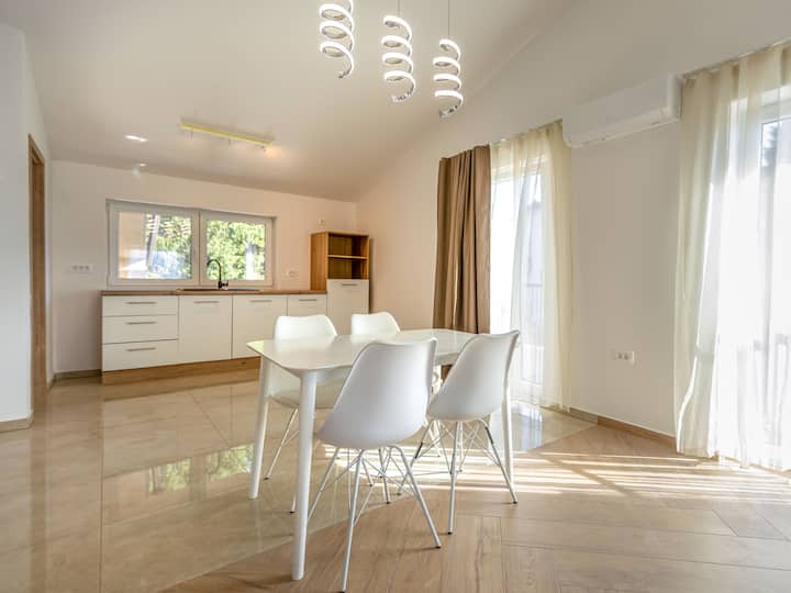 Adelsberg Inn By Interhome - Postumia