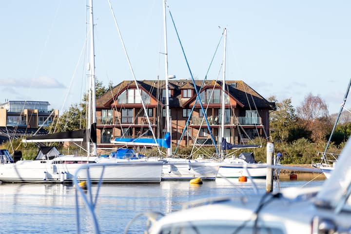 5 Island Point - Brockenhurst