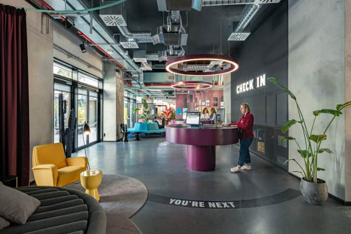 Modern & Bold Design Room At The Social Hub Hotel - Eindhoven