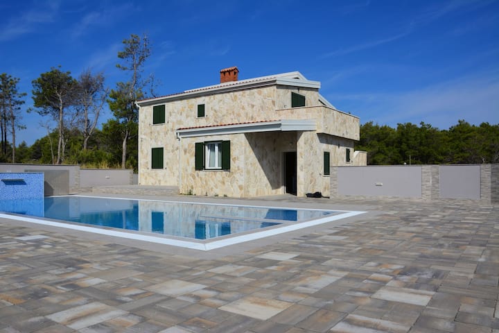 Oasis En Bord De Mer Sur L'île De Vir Avec Piscine - Vir