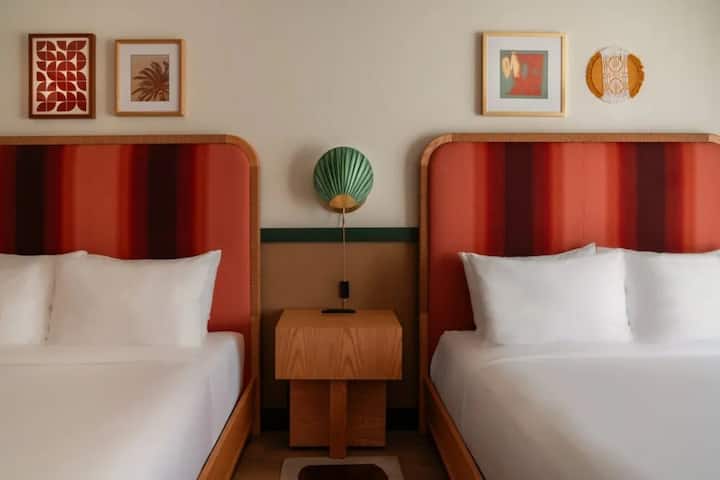 2 Retro Rooms Near Downtown Palm Springs W Parking - Palm Springs, CA