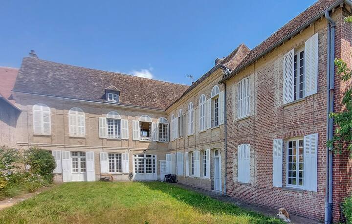 2 Bedroom Nice Apartment In Les Andelys - Les Andelys