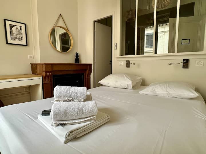 Bel Appartement Typique - Lyon 6 - ibis Styles Lyon Centre Confluence