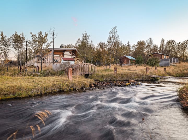 Riverside Cabin|hot Tub,fishing & Relaxing Escape - Greenland