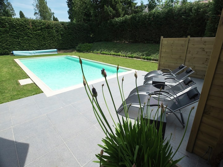 Manoir Près De La Meuse Avec Piscine - Dinant