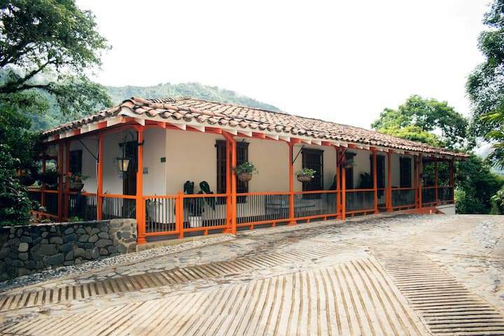 Chambre  Double Chez Producteur De Café - Salgar