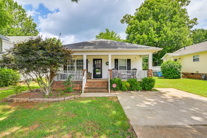 < 1 Mi To River & Downtown Belmont: Cozy Cottage - Belmont, NC