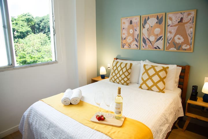 Loft Recém Reformado E Completo | Wi-fi, Tv, A/c - Glória