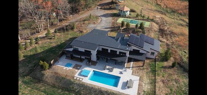 A Private Retreat - Pool Cold Plunge Pickleball - Asheville, NC