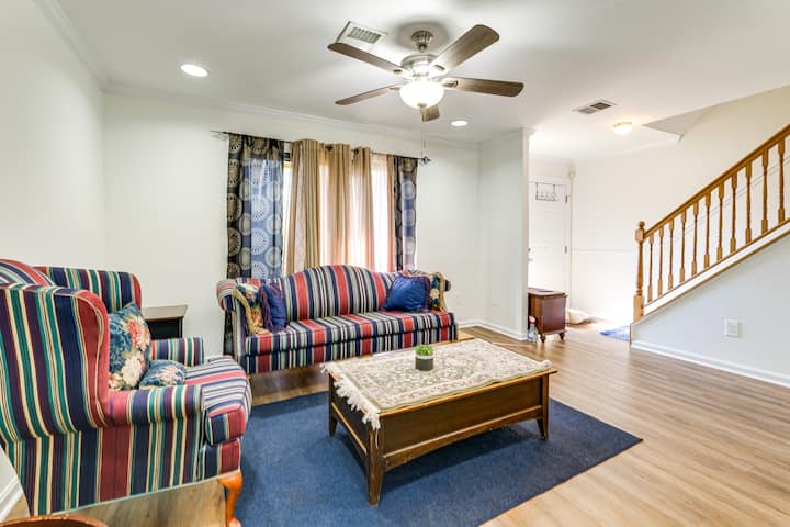 3 Mi To Dulles Airport: D.c. Area Townhome - 赫恩登