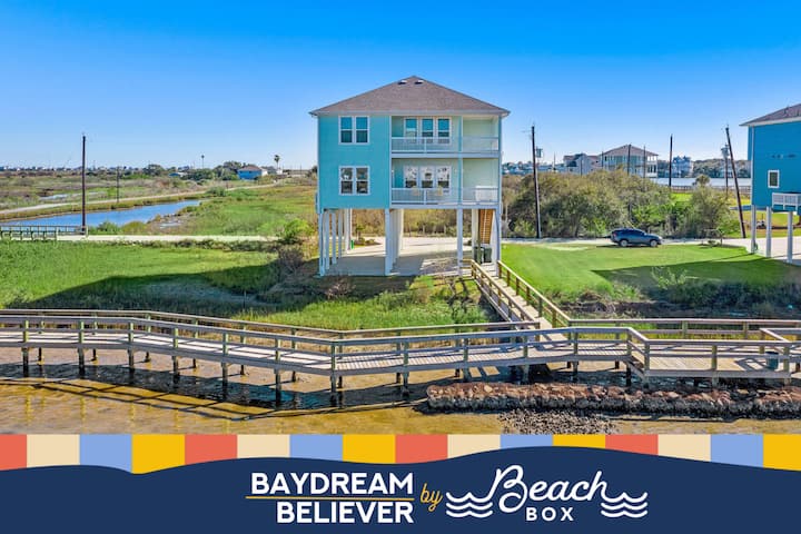 Huge Beach House With Private Boardwalk, Bay Views - Galveston Island, TX