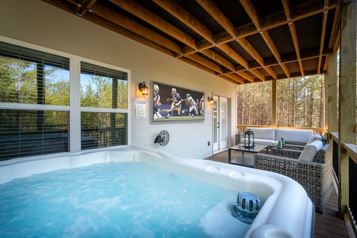 Hot Tub•pool Table•screened In Porch W/ Fireplace - Helen, GA