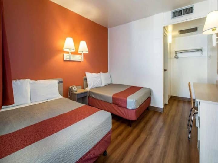 Motel 6 Wendover, Ut_1 King Led | Nsmk - Rainbow Hotel Casino