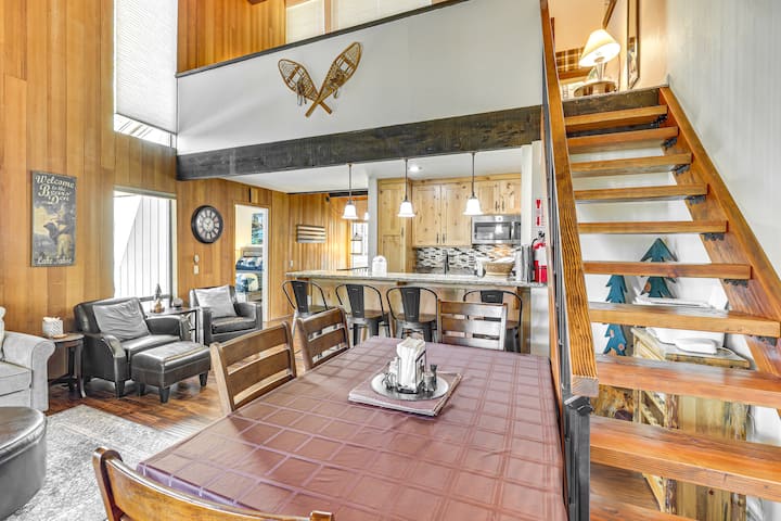 5 Mi To Northstar Resort! Multi-level Family Condo - North Lake Tahoe, CA