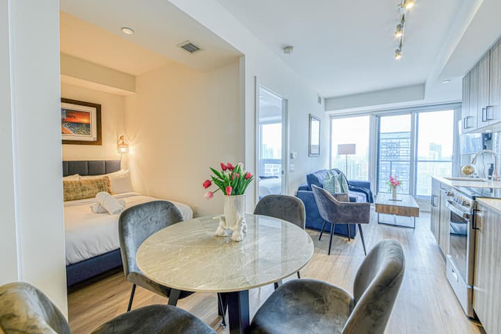 Rivetstays - 1br+den Condo | Near Eaton Centre - Toronto