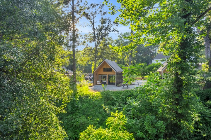 Hot Tub! Riverfront Cabin Retreat - 6 Min To Glv - Saluda Lake, SC