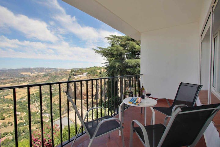 Awesome Views & Location In Town - Ronda