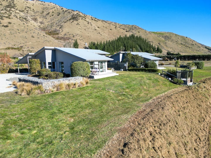 Hurunui River Retreat - Tussock Cottage - Culverden