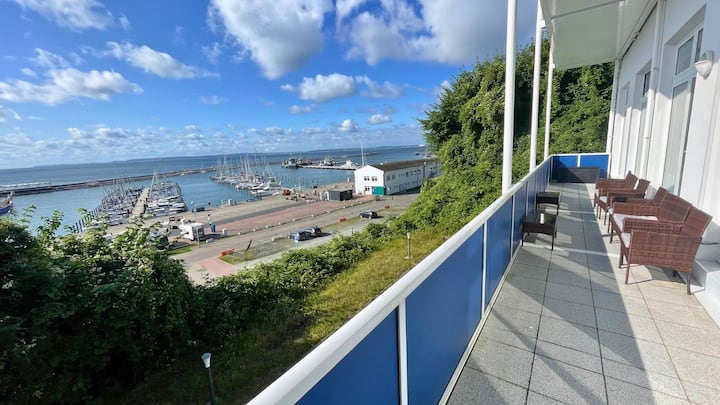 Fewo Im Hang Direkt Am Hafen, 6 Beds, 175m2 - Sassnitz