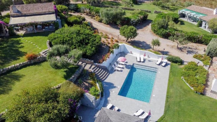 Colonial House - A Contemporary Design Structure T - Arzachena