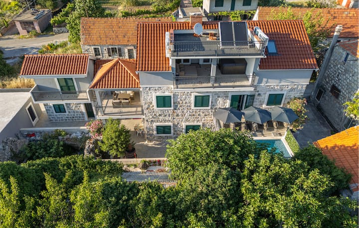 Lovely Home In Ostrvica - Omiš