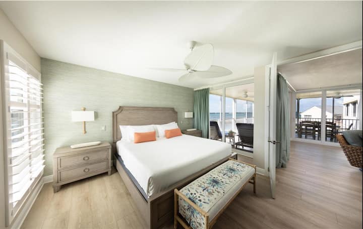 Spacious Island Villa With Kitchen And Pool Access - Marathon, FL