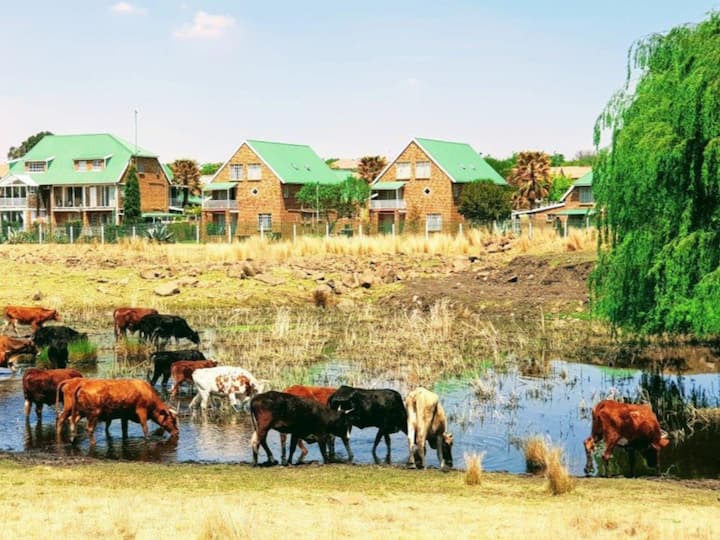 Three Bedroom Apartment, Riverside Lodge, Secunda - Secunda
