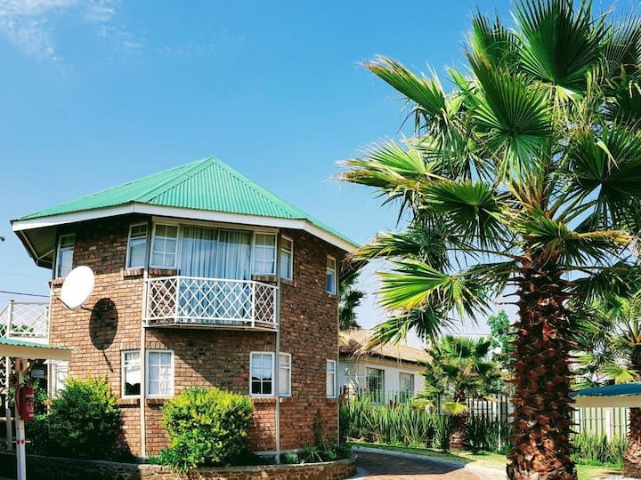 Penthouse Studio, Riverside Lodge, Secunda - Trichardt