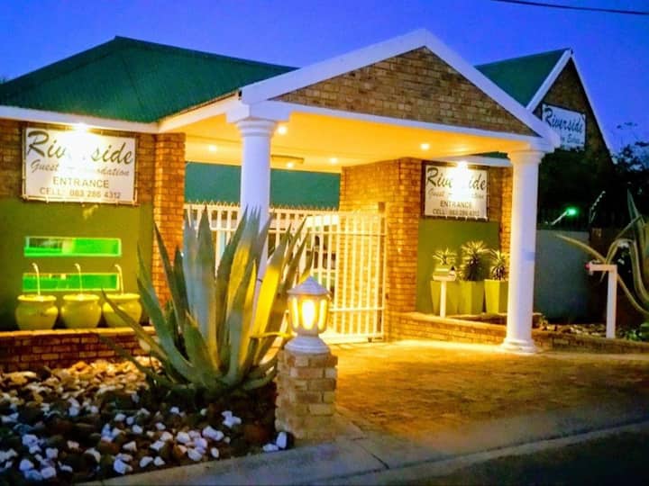 Econo Studio Suite, Riverside Lodge, Secunda - Secunda