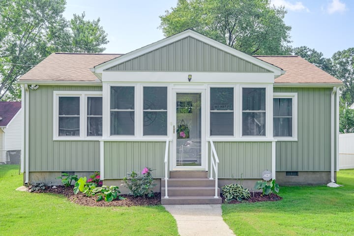 < 1 Mi To Colonial Beach: Coastal Gem W/ 2 Porches - Colonial Beach, VA