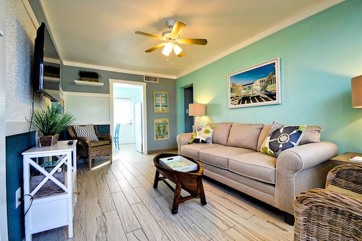 Sleeps 4! 1br Beach Condo + Access To Heated Pool! - クリアウォーター・ビーチ, FL