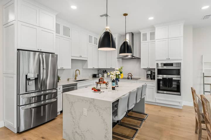 Indialantic Retreat W/ Private Balconies & Grill! - Melbourne Beach, FL